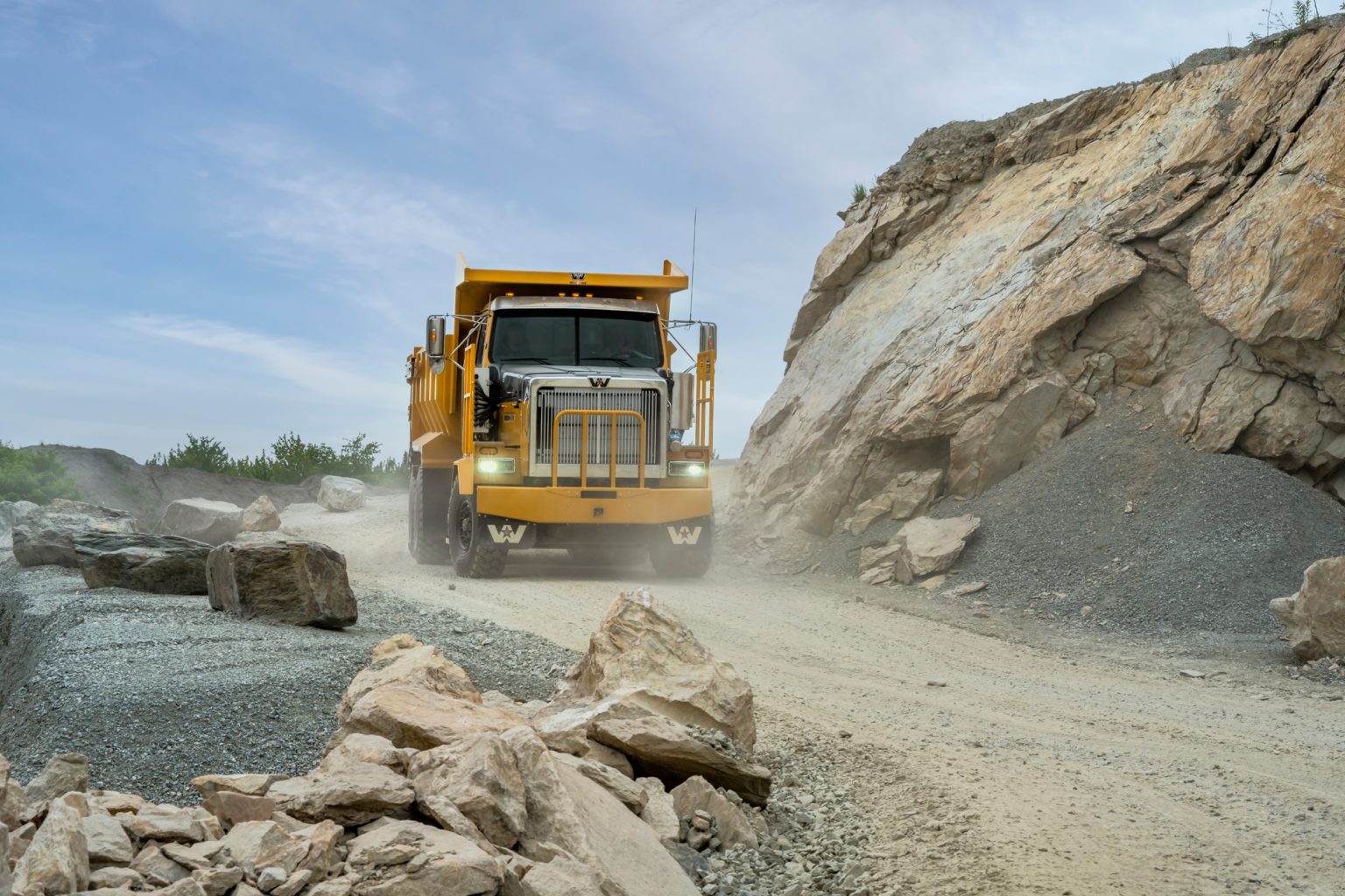 Complete BEV Powertrain Solutions - MEDATECH Engineering Services