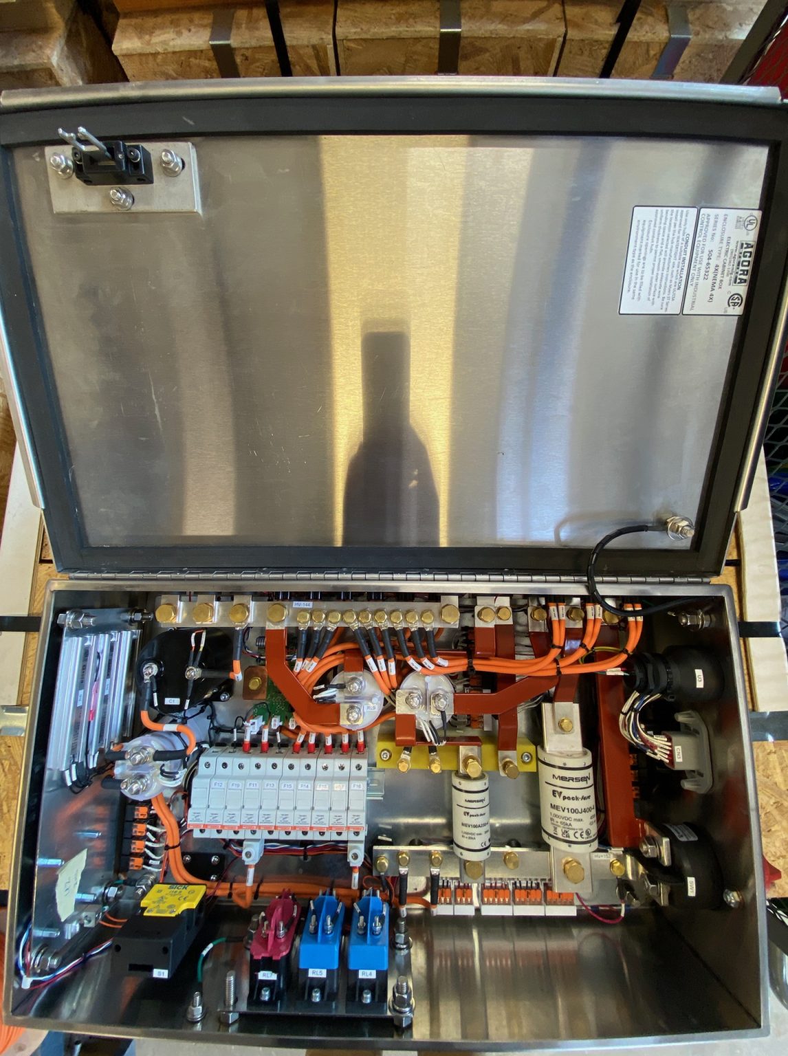 Building high-voltage power distribution units - MEDATECH Engineering ...